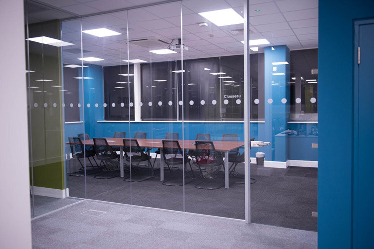 Amazon Project Phase 2 Boardroom & Meeting Room Fitout By Huntoffice ...